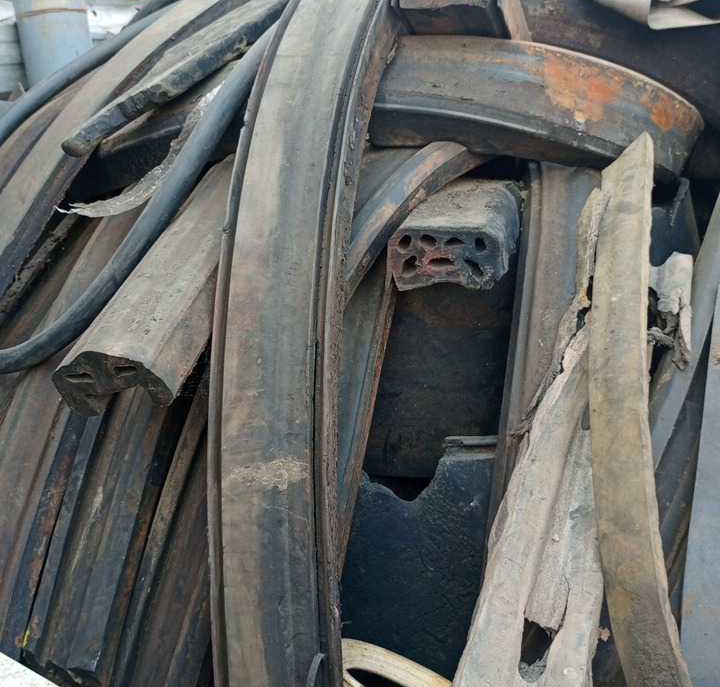 HDPE PIPE,RUBBER,Scrap,Mix Scrap,Laravel