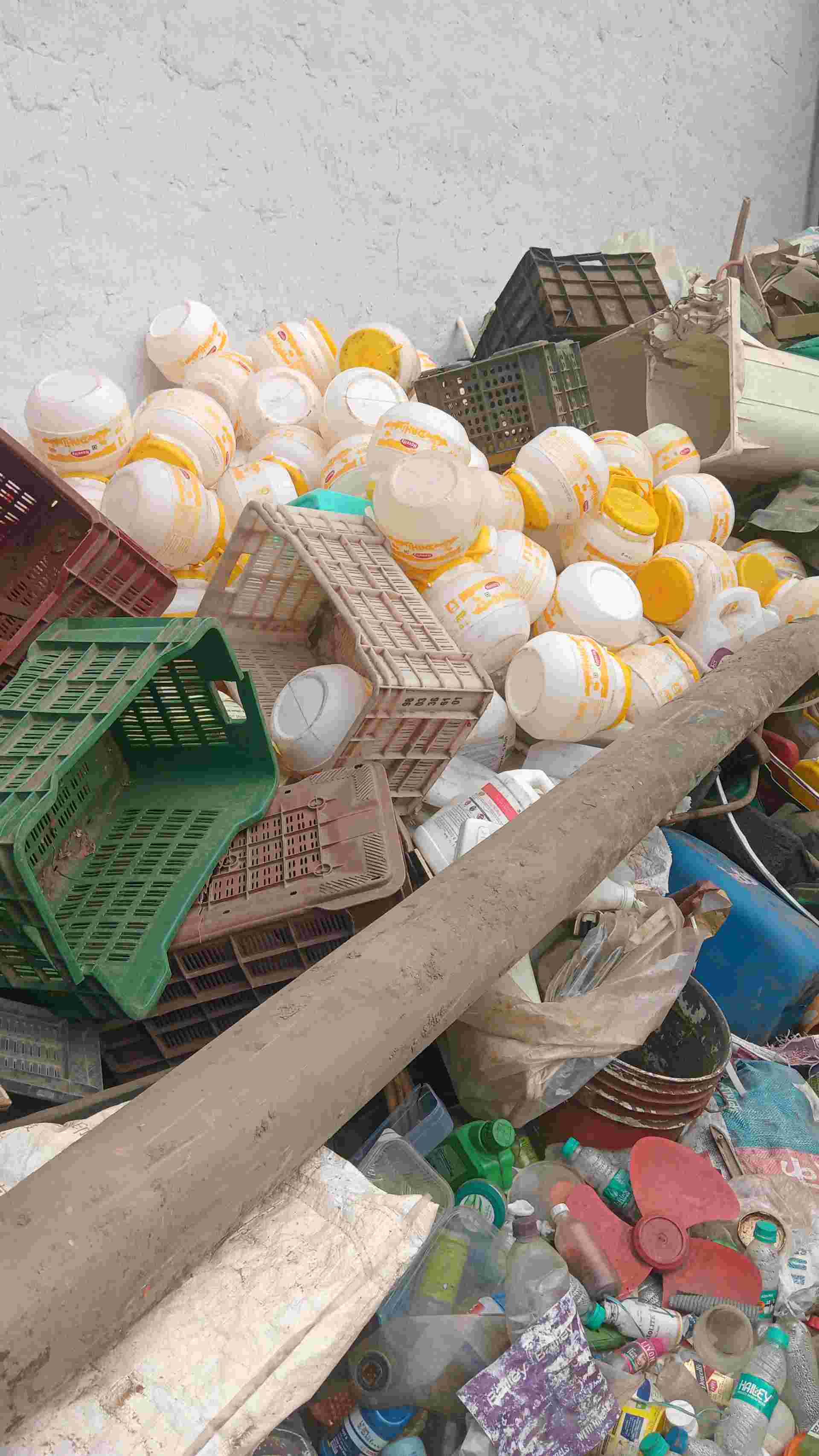 ALL PLASTIC SCRAP AND TETRA,PP,Scrap,Injection Molding,Laravel