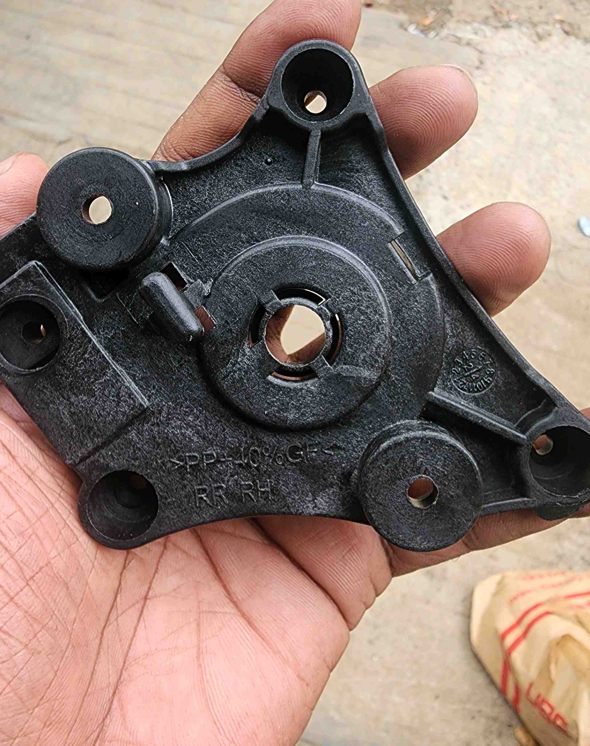 BLACK PP,Plastic Waste,Scrap,Injection Molding,Laravel