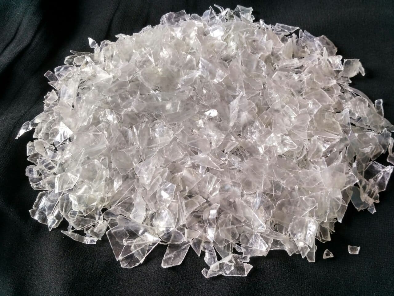 PET FLAKES,PET,Grinding,extrusion,Laravel