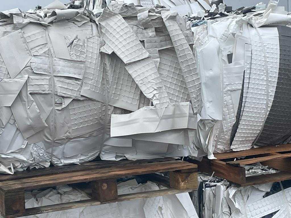 PVC POST INDUSTRIAL DECOR | PVC | BALED | THERMOFORMING, RAFFIA, MIX ...